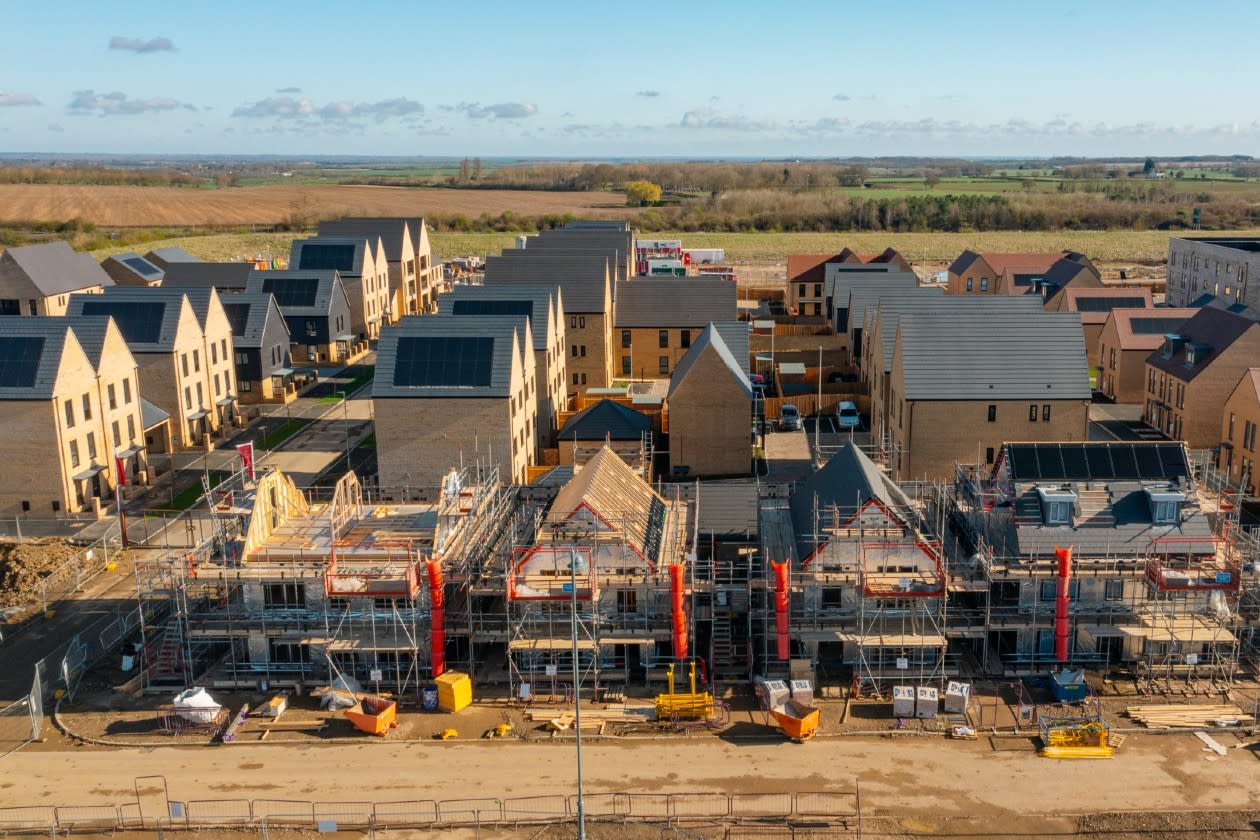 Barratt Redrow: integration builds momentum in 2025 | HL